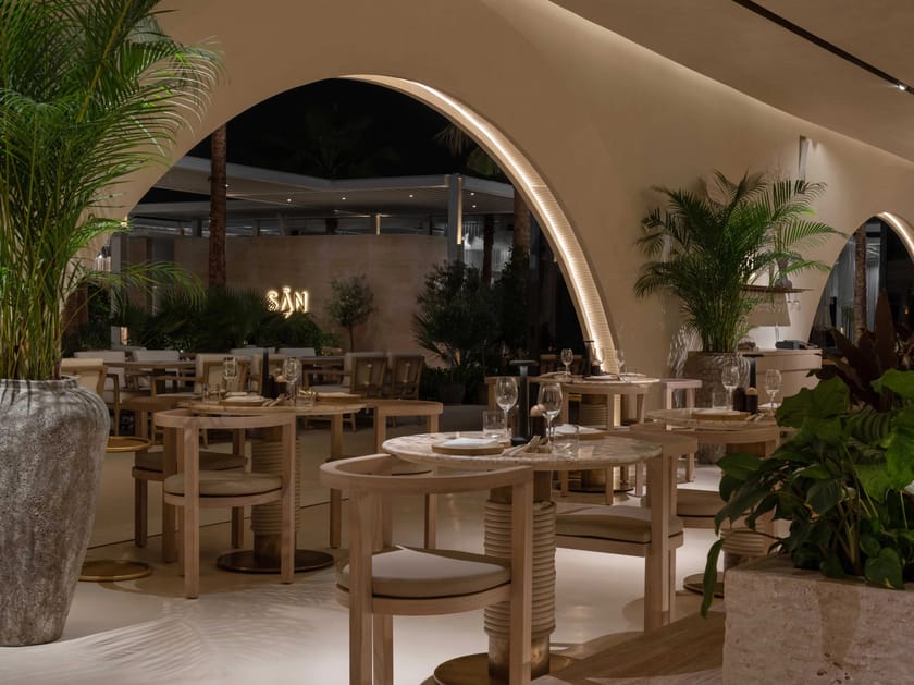 TALL POPPY LED cordless zinc table lamp By NEOZ Lighting | design Peter ...