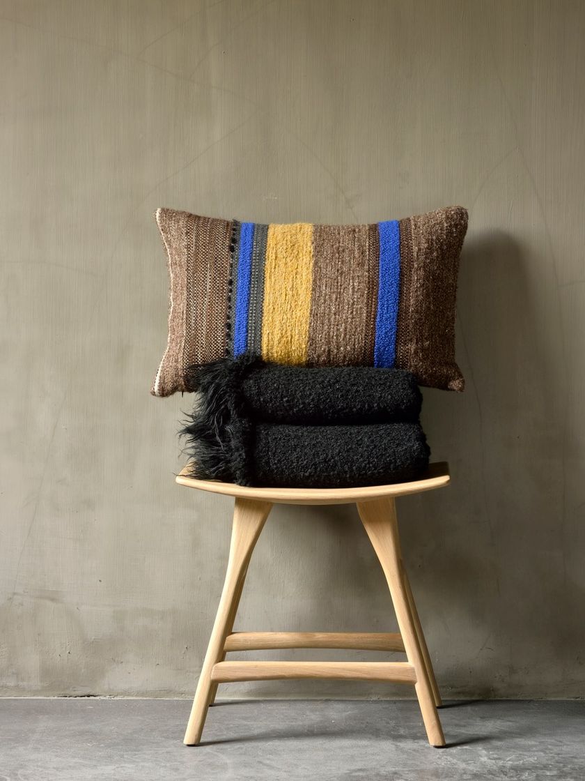 Plaid uni en tissu NERO ALPONE By Ethnicraft design Dawn Sweitzer