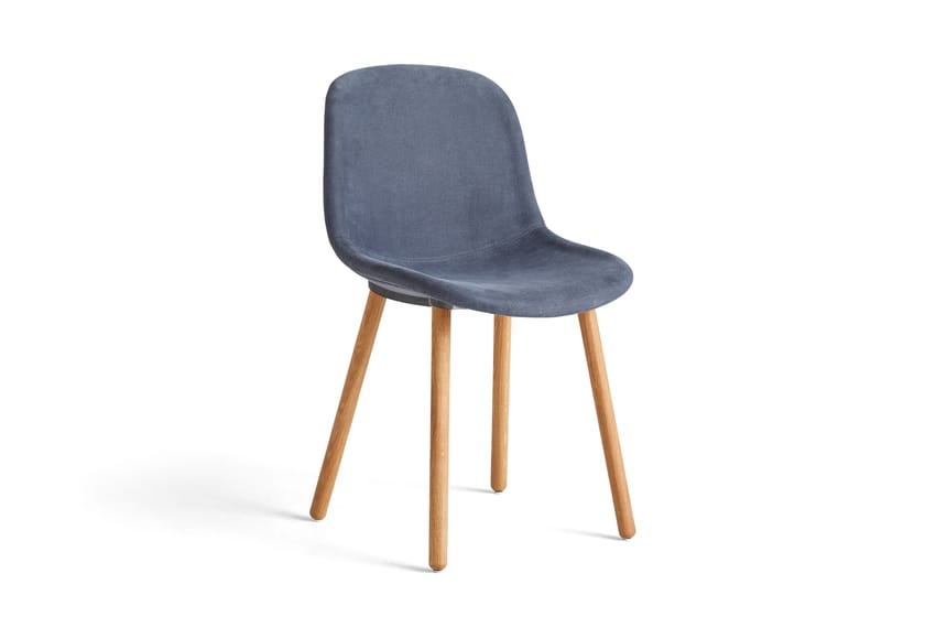 NEU 12 | Upholstered chair By Hay