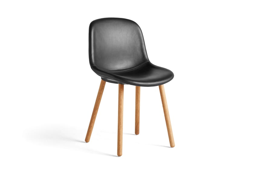 NEU 12 | Upholstered chair By Hay