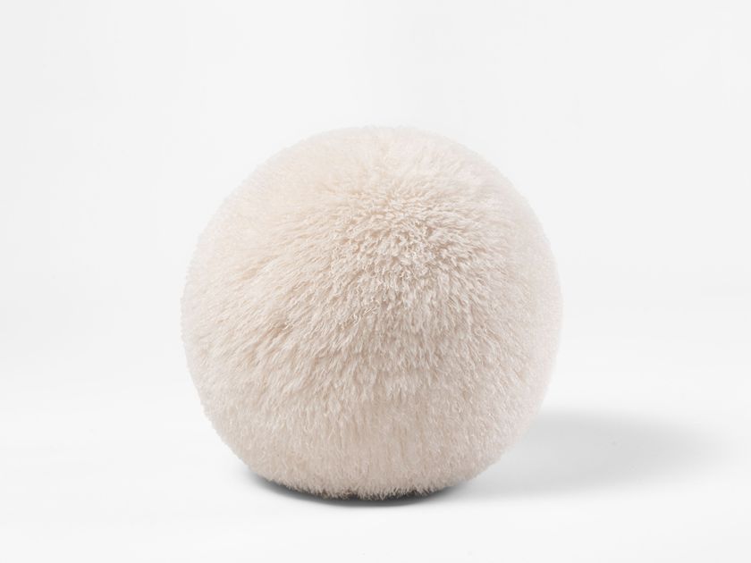 GROPIUS FLUFFY EDITION Pouf By NOOM