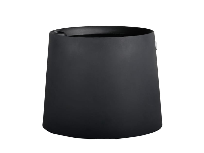 NOVO | Low plant pot Low polyethylene plant pot with automatic watering ...