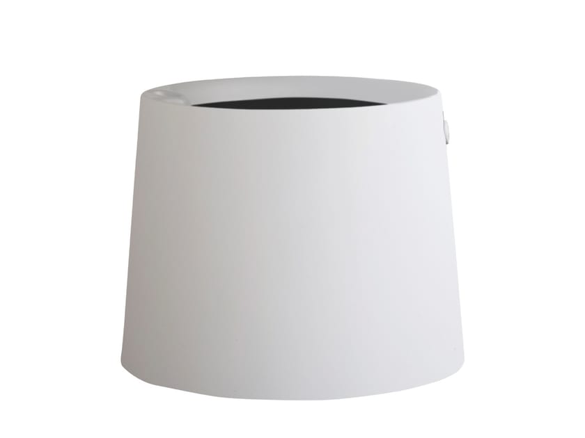 NOVO | Low plant pot Low polyethylene plant pot with automatic watering ...