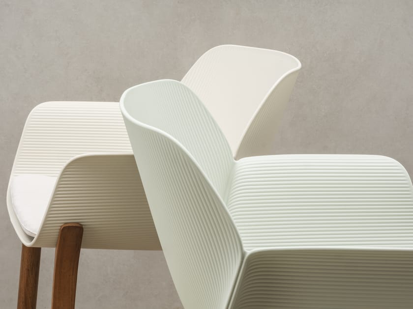 Cadeira en tecnopolímero com braços NUEZ SO2770 Coleção Nuez By Andreu ...