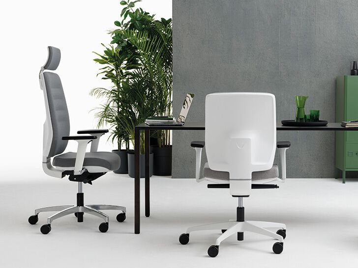 AVA WHITE 01 PT Swivel fabric office chair with 5-Spoke base with ...