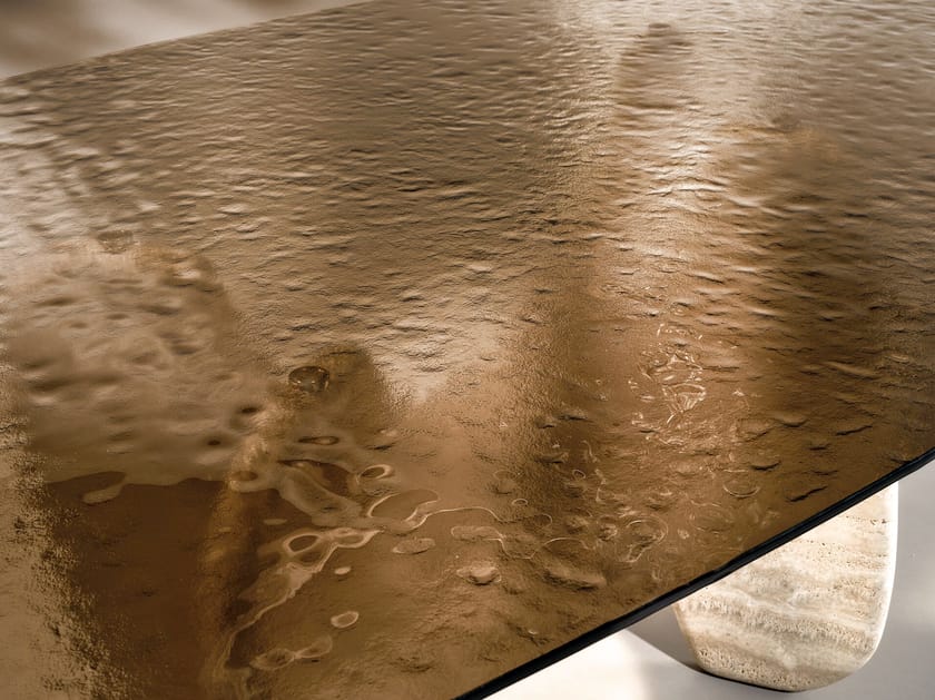 TRIBE STONE 桌子 By Naturedesign