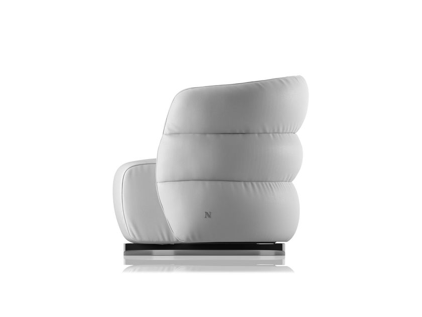 COUTURE Swivel leather armchair with armrests By Natuzzi Italia ...