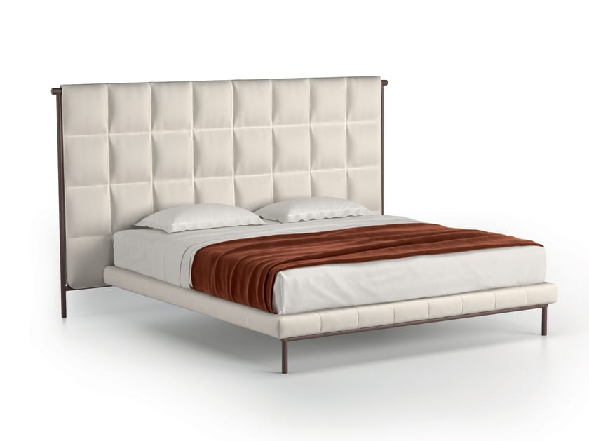 Letto matrimoniale in pelle con testiera alta EMA - Natuzzi Italia ...