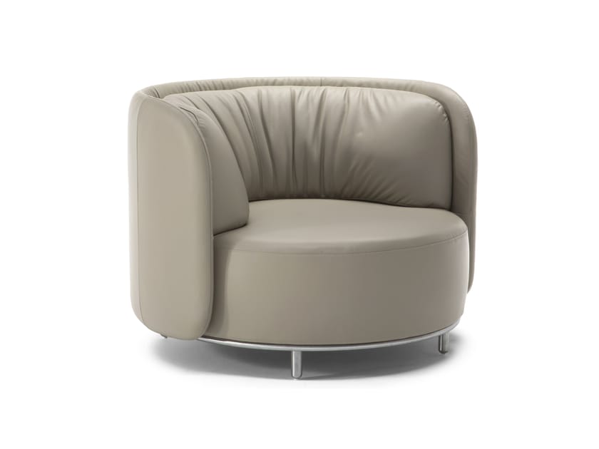 WAVE Leather armchair with armrests By Natuzzi Italia | design Nika Zupanc