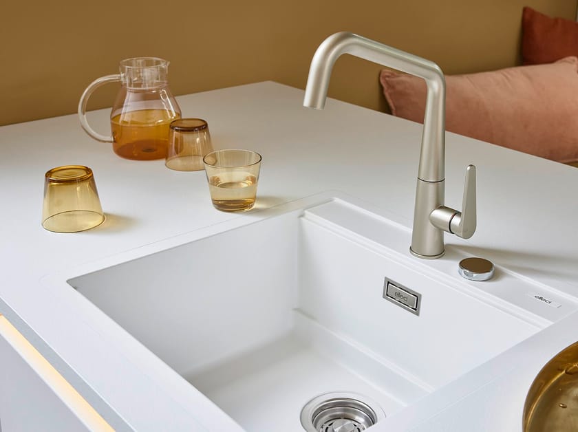 SOFT LACK Caramello opaco / SOFT LACK Bianco opaco Cucina By Nolte Küchen