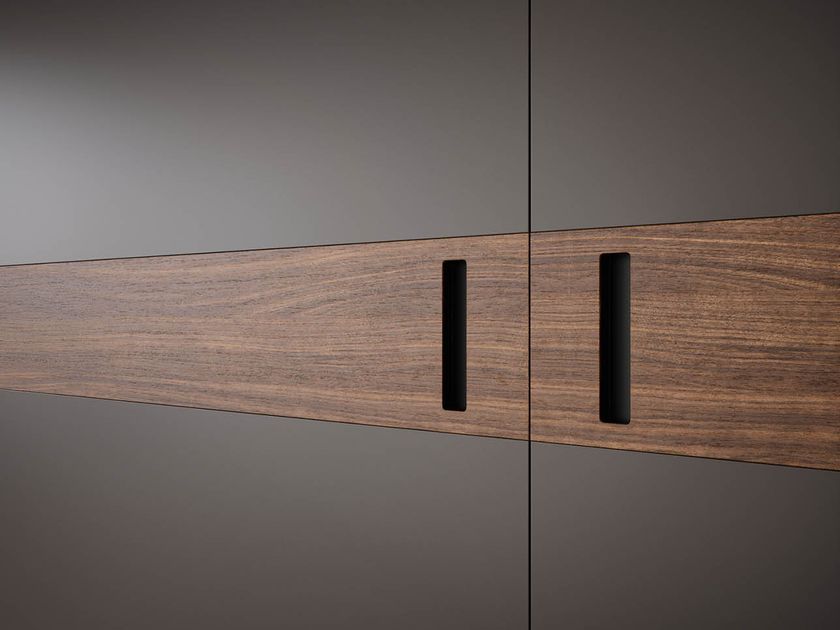 CLASS Wardrobe with coplanar doors By Novamobili