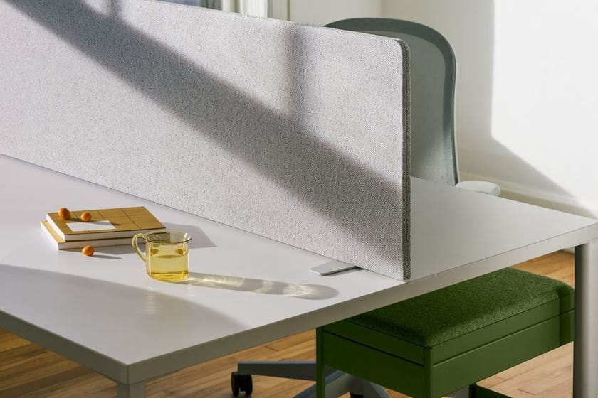 OE1 Sound absorbing mobile desktop partition By Herman Miller | design ...