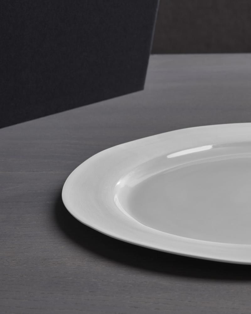 ONDA Porcelain dinner plate By Society Limonta | design Beatrice Rossetti