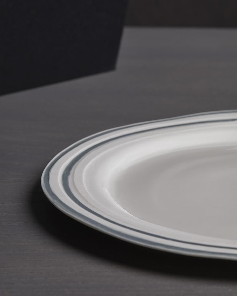 ONDA Porcelain plate By Society Limonta | design Beatrice Rossetti