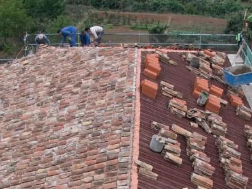 ONDULINE UNDER-ROOF Under-tile system By ONDULINE ITALIA