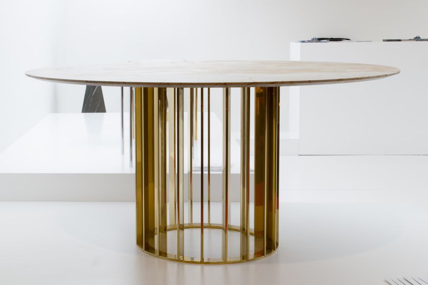 ORBITER SPIDERMAN | Dining table By OIA Design