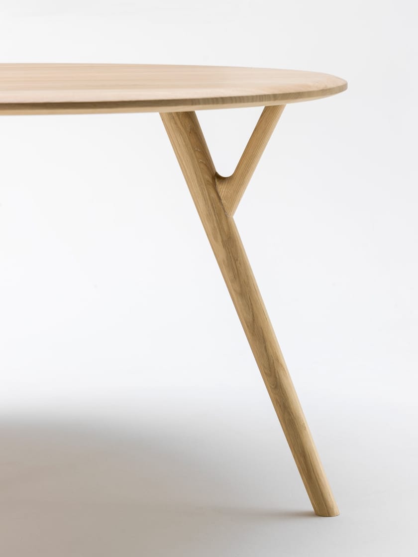 ORGANIC | Round table Round solid wood dining table By Woak | design ...