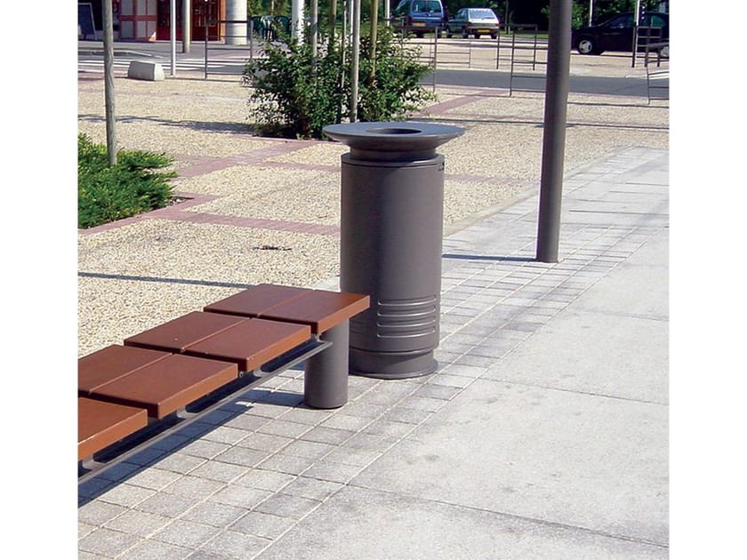 ORLEANE Poubelle enterrée en métal By GHM-ECLATEC | design Jean-Michel Wilmotte