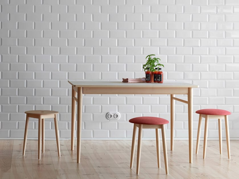 OTO | Low stool By ONDARRETA