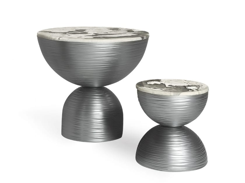 OTTO Tavolino rotondo con base in metallo e piano in marmo By HESSENTIA | Cornelio Cappellini