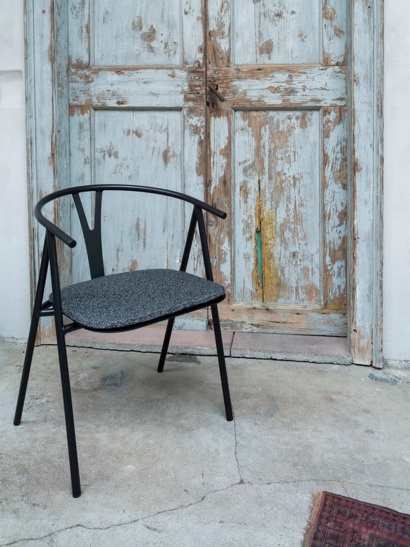 ESTER Y Chair By OUTOO