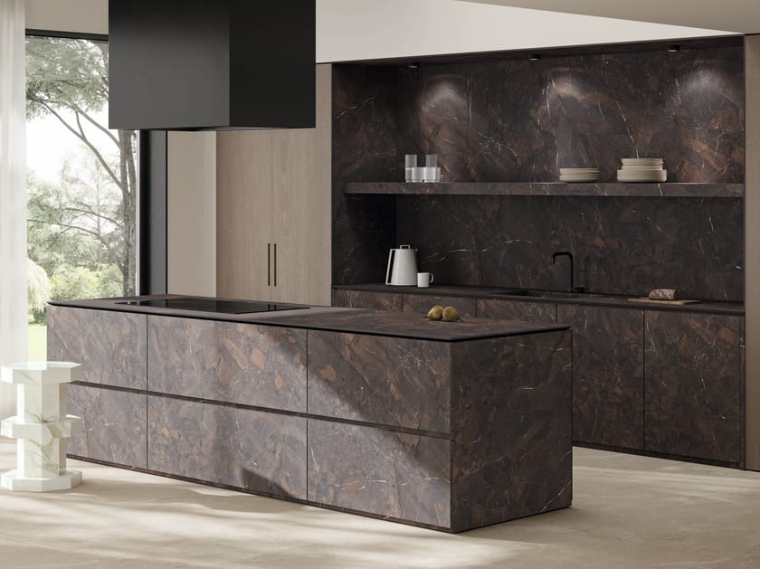 IMPERIAL BROWN Rivestimento in gres porcellanato effetto pietra By Optimum Surfaces