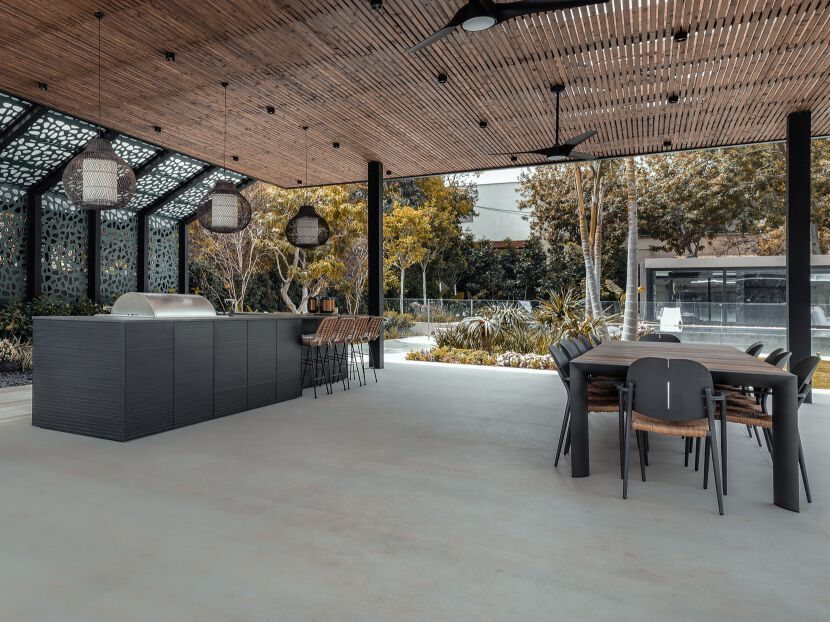 VILLA IN SAVION Cocina para exteriores By Outopia