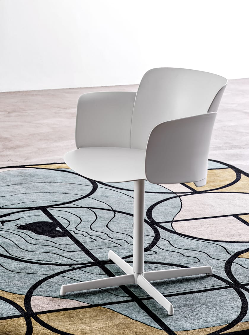 PAPER | Sedia a 4 razze Sedia in polipropilene a 4 razze con braccioli ...