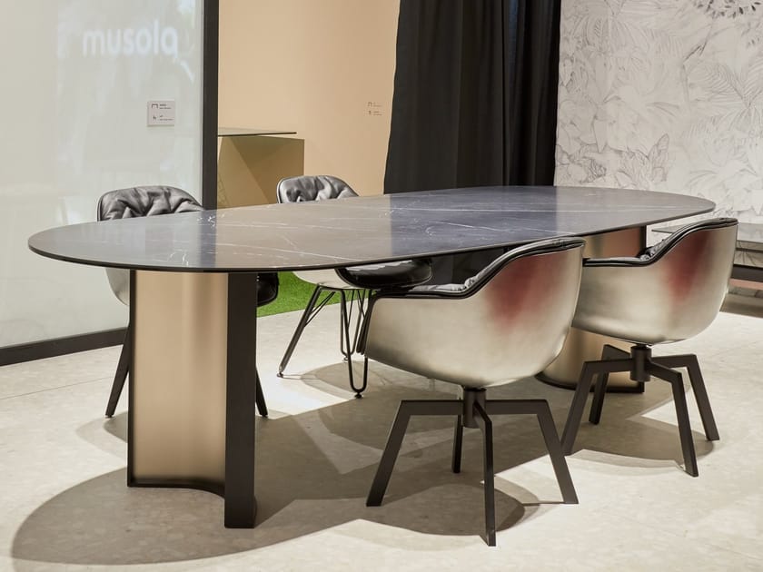 PARKER | Oval table By DRESSY design Sergio Rochas