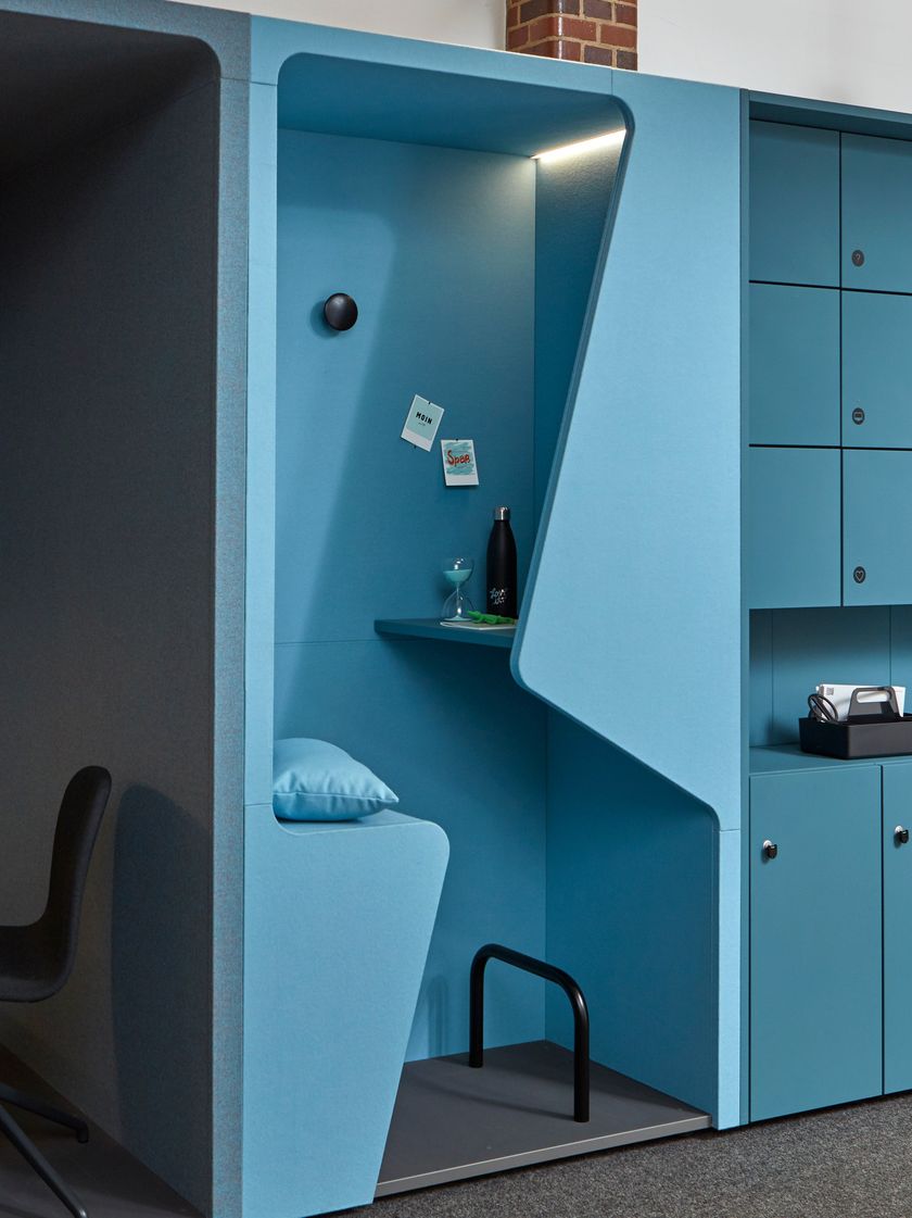 PARKOUR FONE Phone booth By werner works | design Kinzo