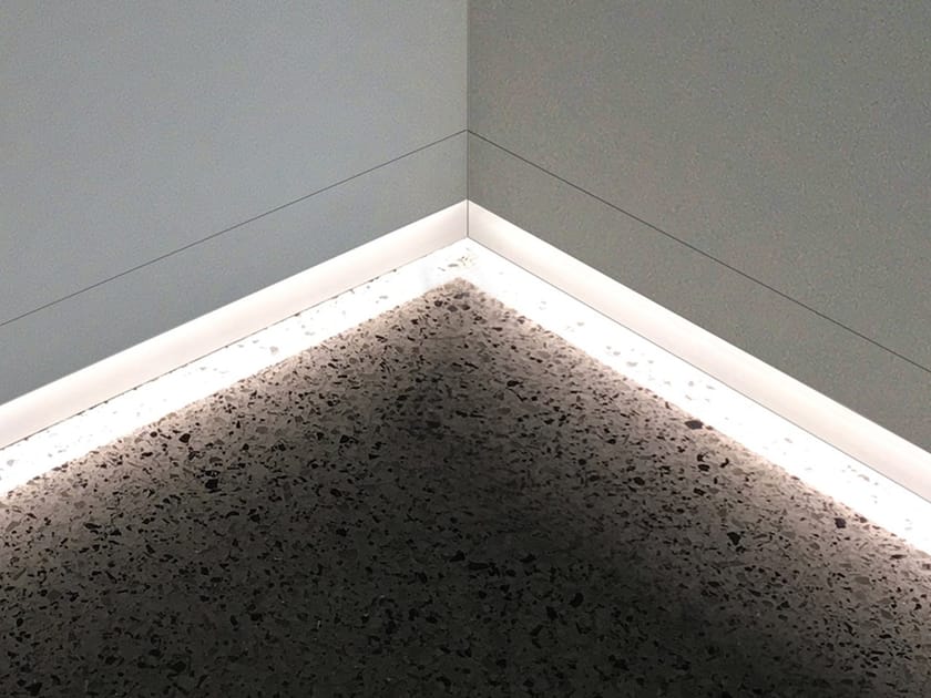 PATH Battiscopa in alluminio con LED By Aldabra