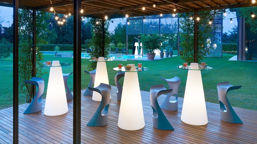Polyethylene high table with light PEAK By SLIDE design Aksu&Suardi Studio