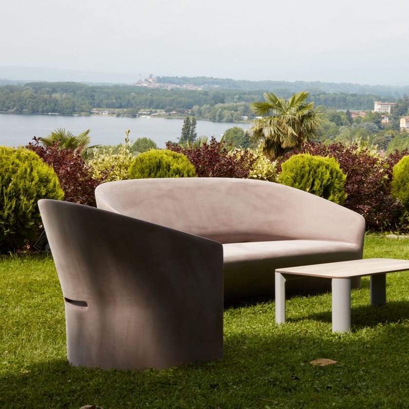 PINE BEACH MOLESKIN Polyethylene garden sofa By Serralunga | design Christophe Pillet