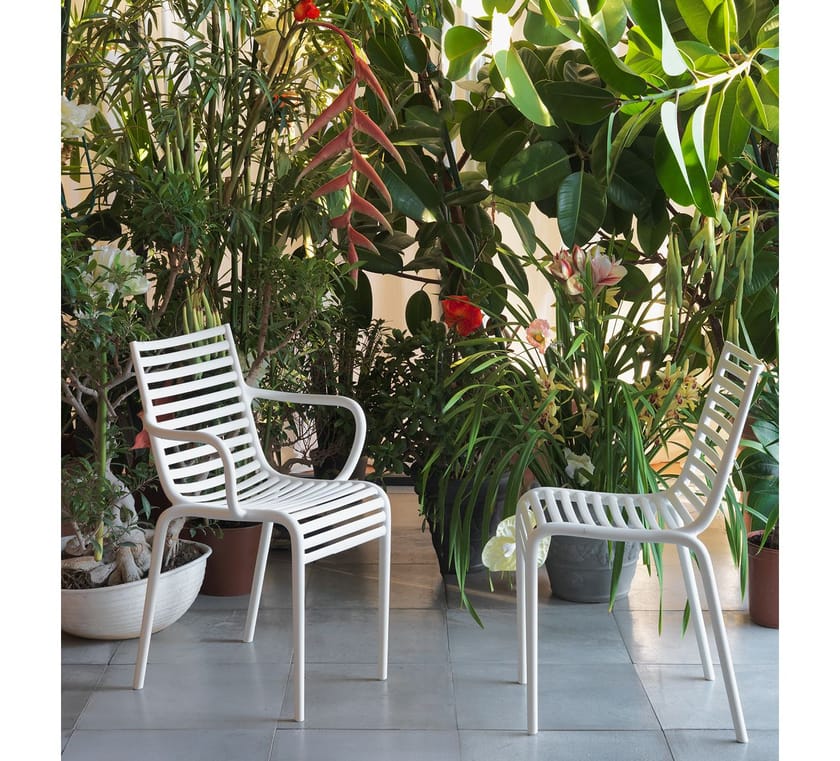 PIP–E | Chair Stackable polypropylene chair By Driade | design Philippe ...