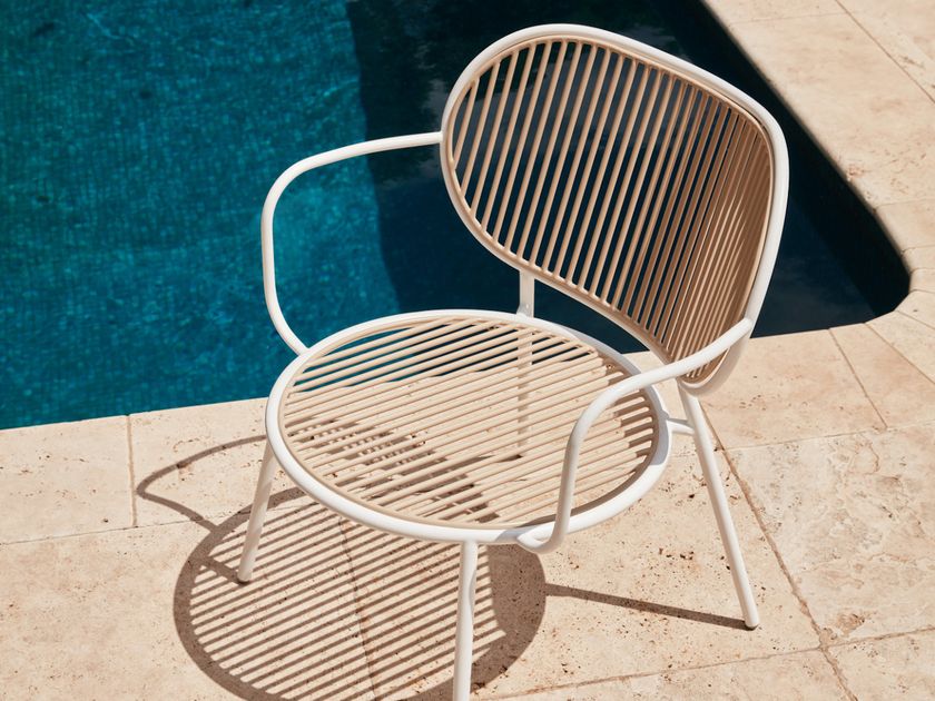 PIPER Powder coated steel easy chair with armrests By DesignByThem ...