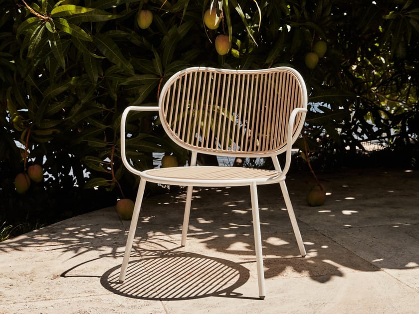 PIPER Powder coated steel easy chair with armrests By DesignByThem ...