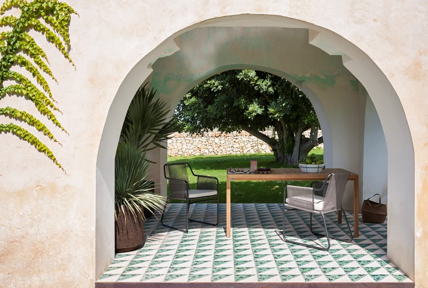 PLAZA Rectangular teak garden table By RODA | design Rodolfo Dordoni