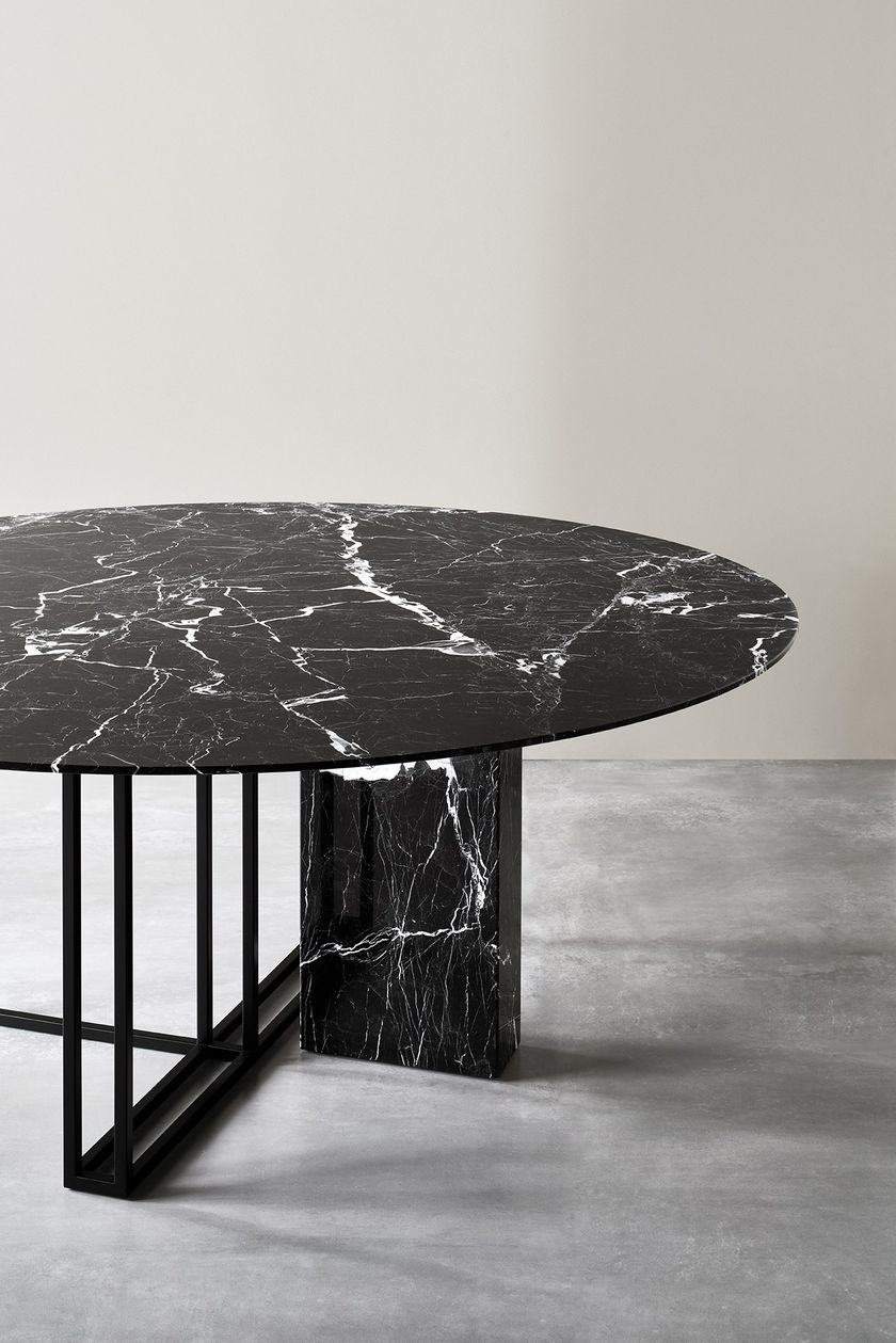 PLINTO Round marble table By Meridiani | design Andrea Parisio
