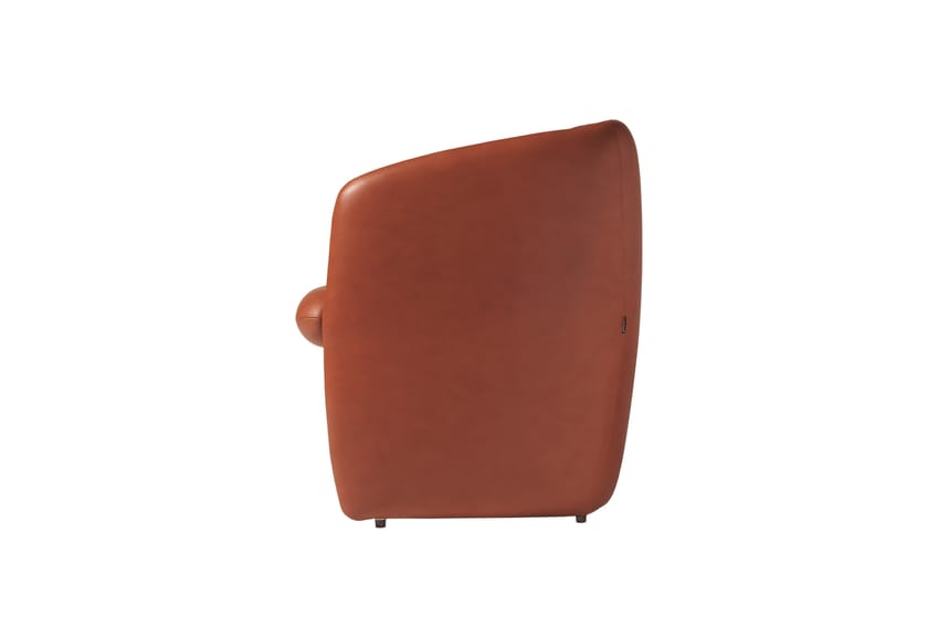 Poltroncina in tessuto con braccioli PLUM 560 Collezione Plum By ...