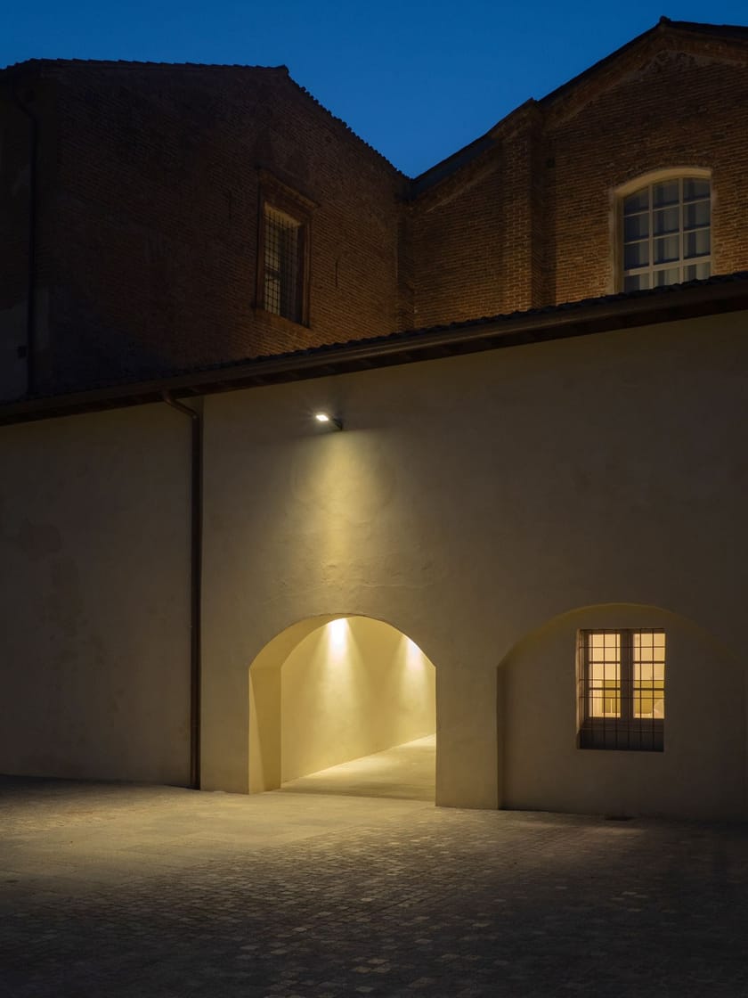 POLESANO W Outdoor wall lamp By Delta Light | design Dean Skira