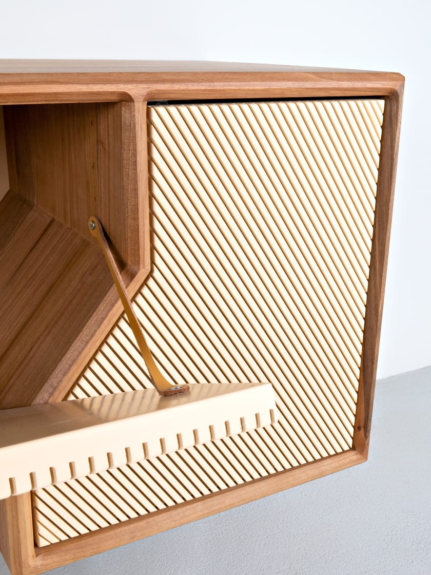 POLYGON madia By HOOKL und STOOL