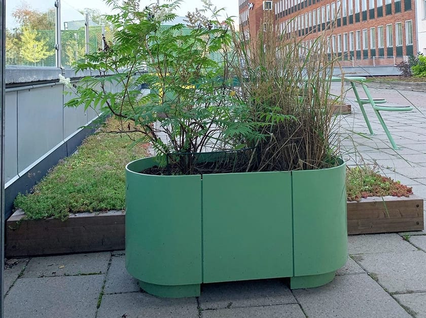 POP Rectangular powder coated steel flower pot By VESTRE