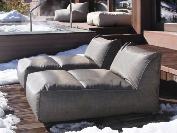 PUFFONE Upholstered fabric Garden daybed By GART | design Gart Creative Lab