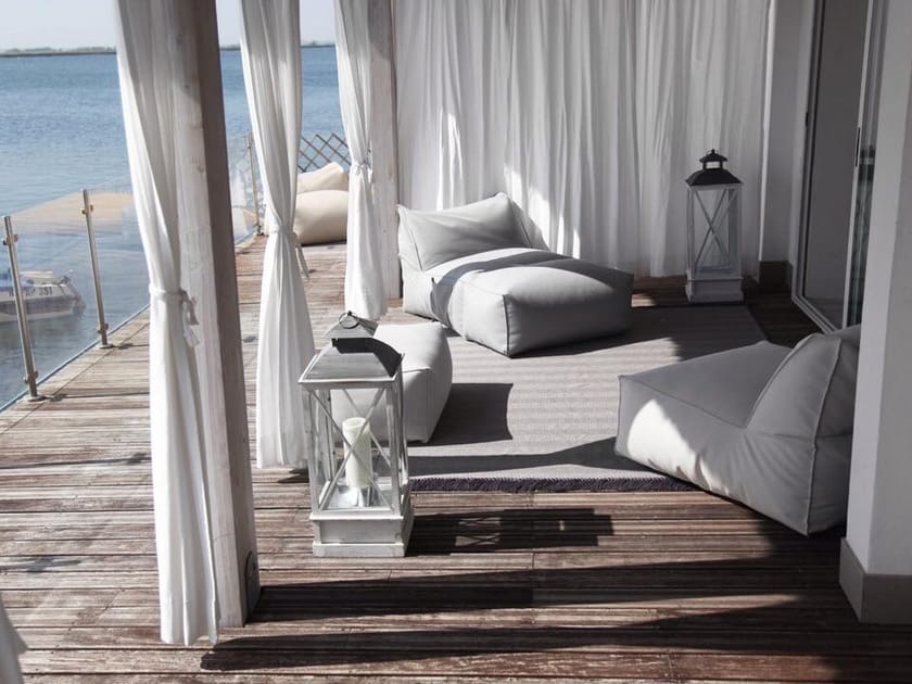 PUFFONE Upholstered fabric Garden daybed By GART | design Gart Creative Lab