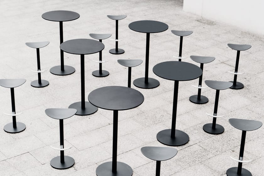 PUNTO Round high table with steel base and HPL top By ENEA