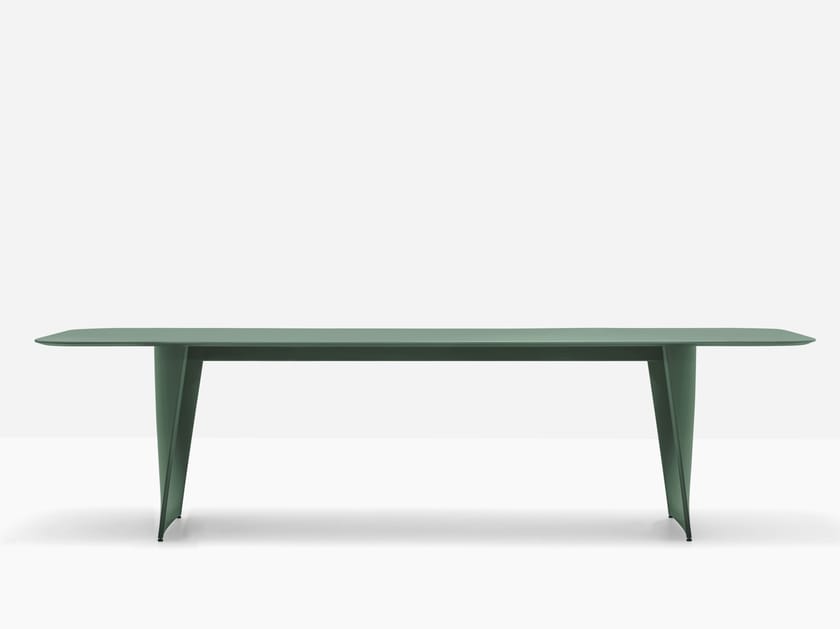 FRANK TFK Table By Pedrali | design Robin Rizzini