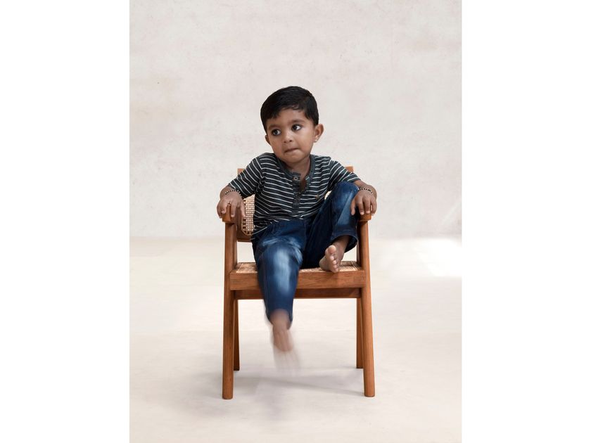 OFFICE CHAIR V LEG - CHILDREN'S EDITION Silla infantil By Phantom Hands