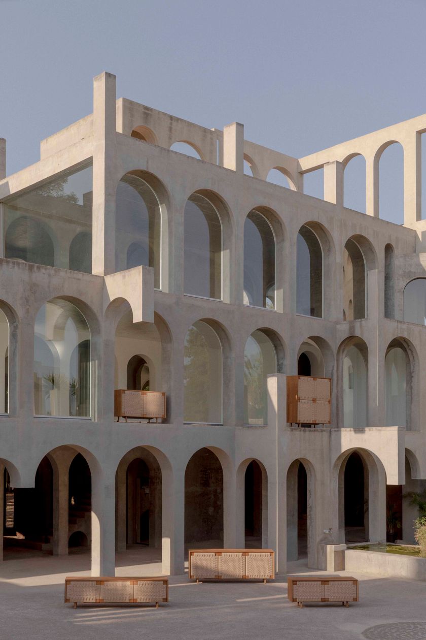 VIROTEC Highboard By Pilma