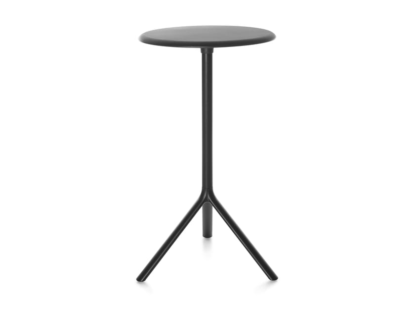 MIURA Round powder coated aluminium high table By Plank | design ...