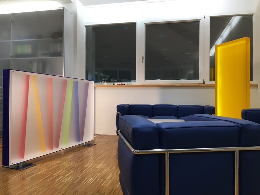 Translucent room divider By Seven Colors Design